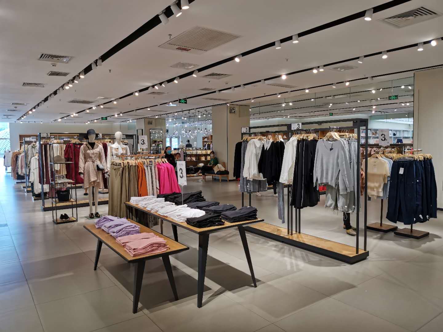 How to Choose the Right Shop Fitter for Your Store - Aldrich Shopfitting